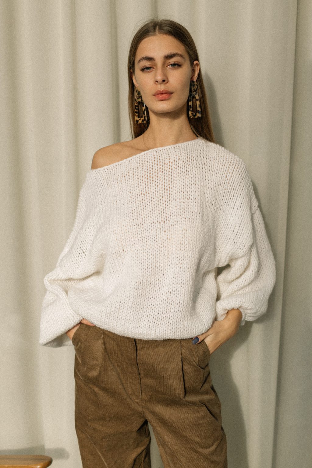 White oversize wool sweater – YARKÁTE