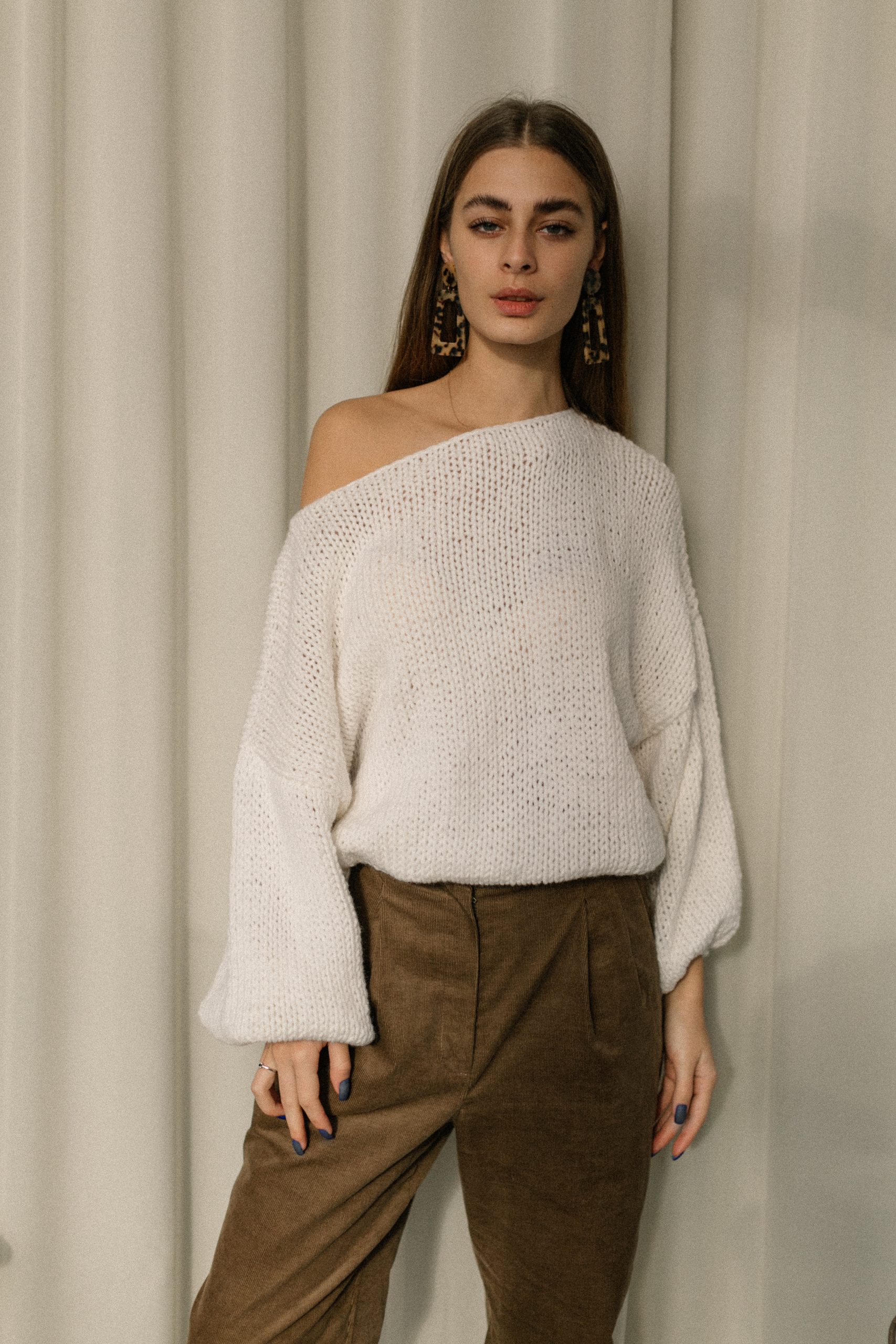 White oversize wool sweater – YARKÁTE