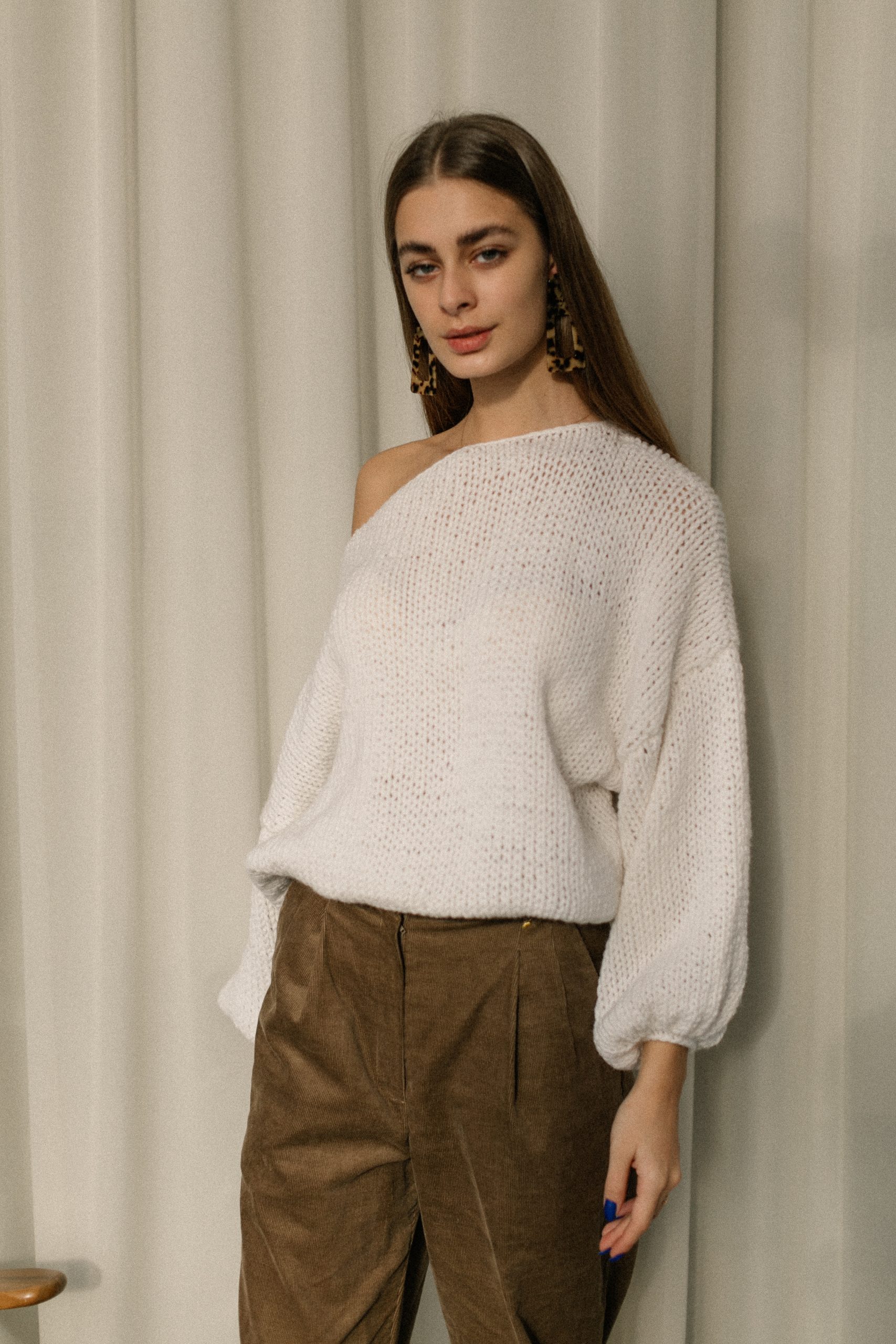White oversize wool sweater – YARKÁTE