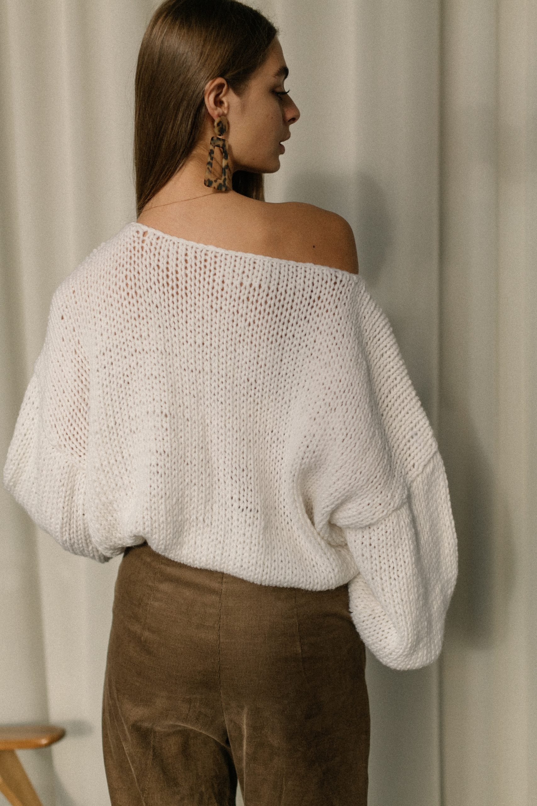 White oversize wool sweater – YARKÁTE