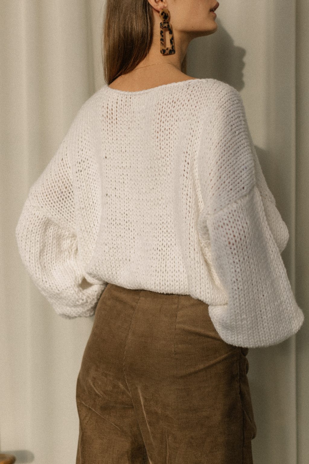 White oversize wool sweater – YARKÁTE